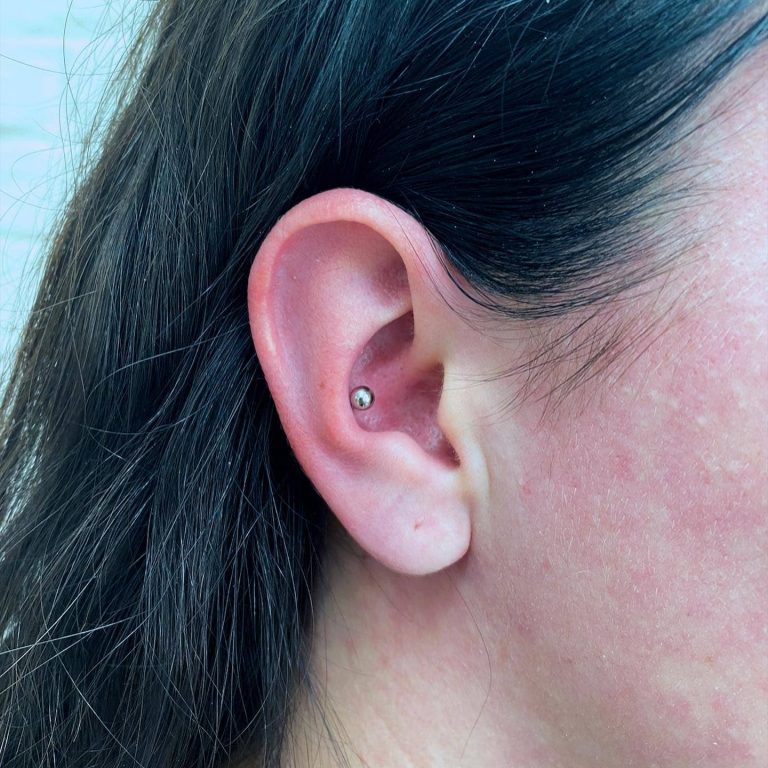 Vše, co potřebujete vědět o piercingu do ucha :: Tatéři